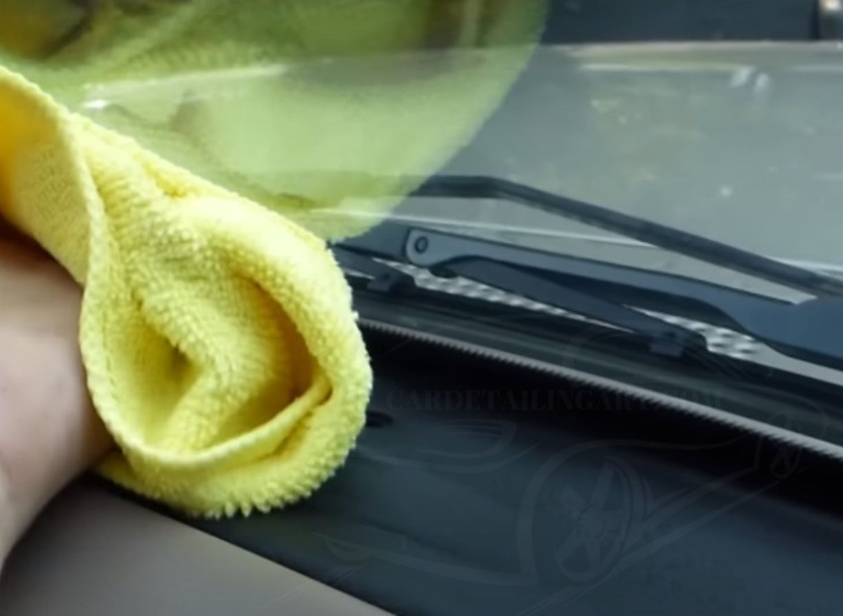How to Clean Car Windows Like a Pro